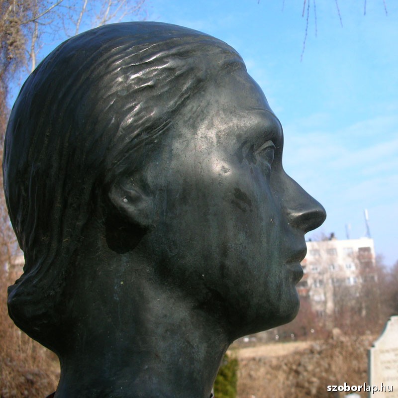 Mezei Mária síremléke – Köztérkép