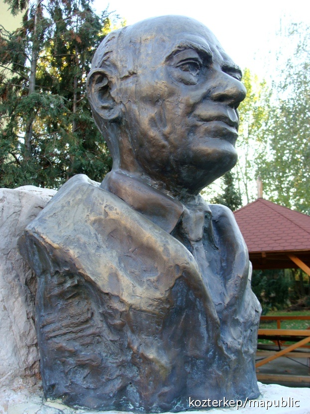 Neumann János – Köztérkép