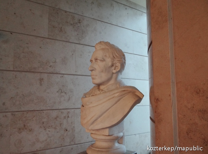 Tóth József – Köztérkép