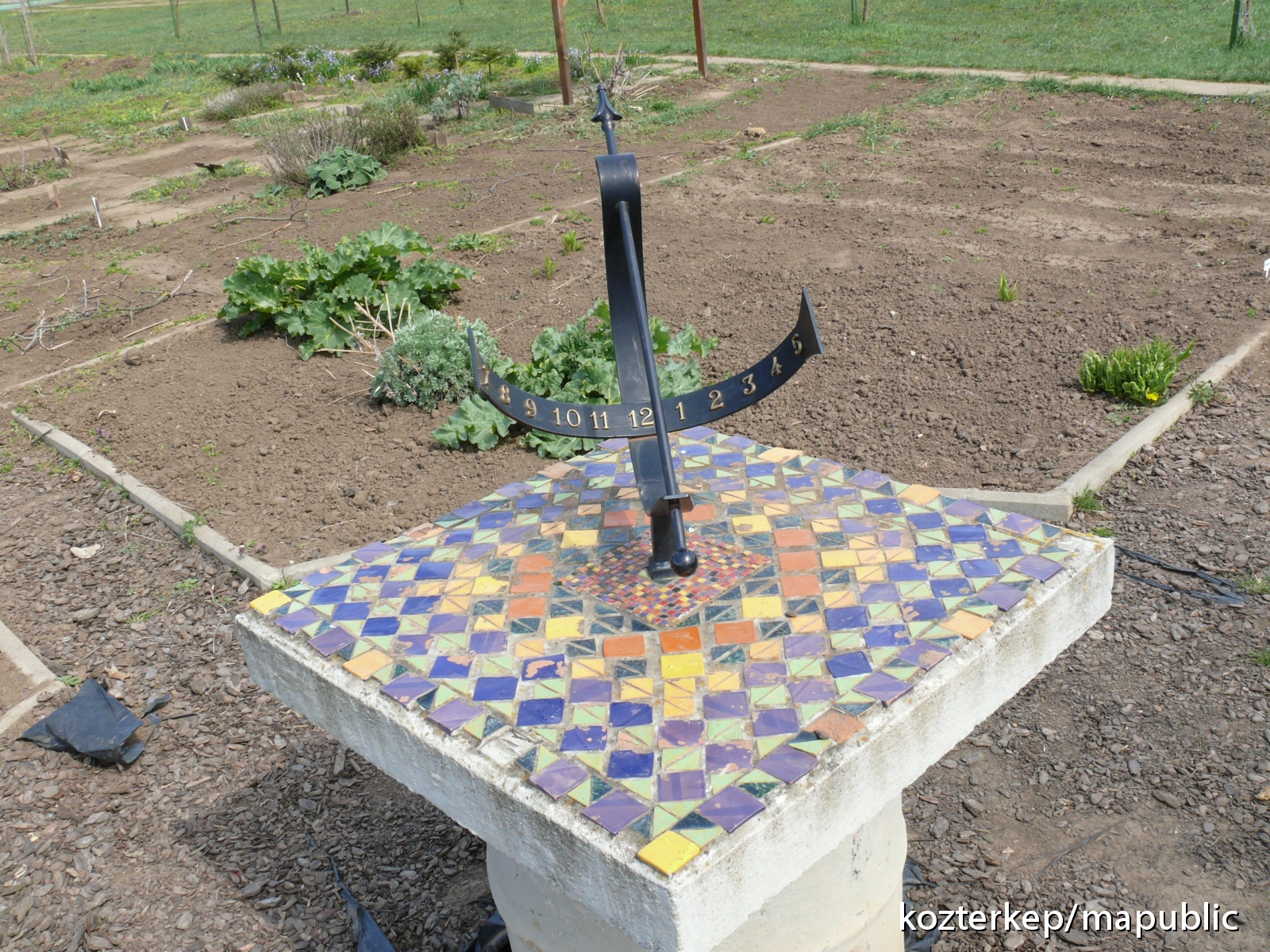 Napóra – Köztérkép