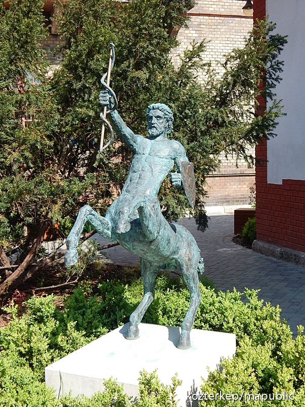 Kentaur-szobor – Köztérkép