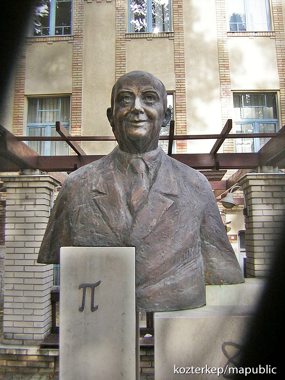 Neumann János – Köztérkép