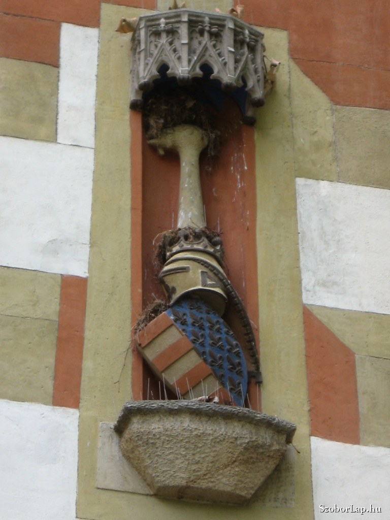 Magyar címer, Nagylucsei és Ernuszt címerek – Köztérkép