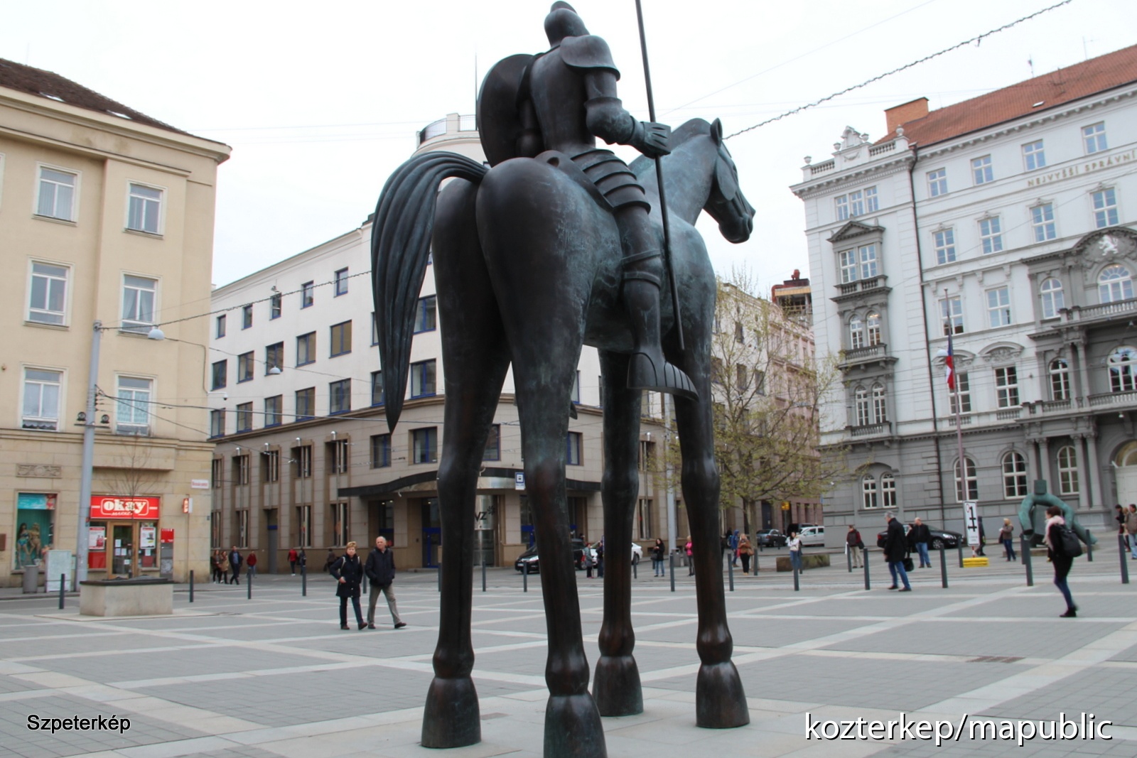 Bátorság – Köztérkép