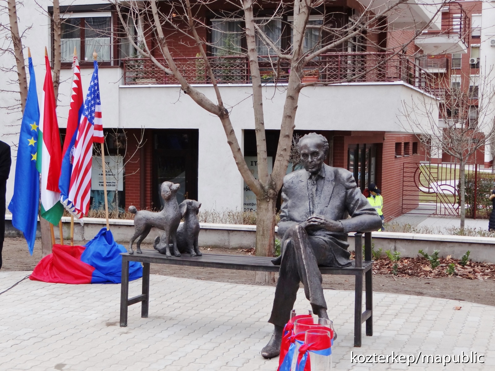 Tom Lantos – Köztérkép