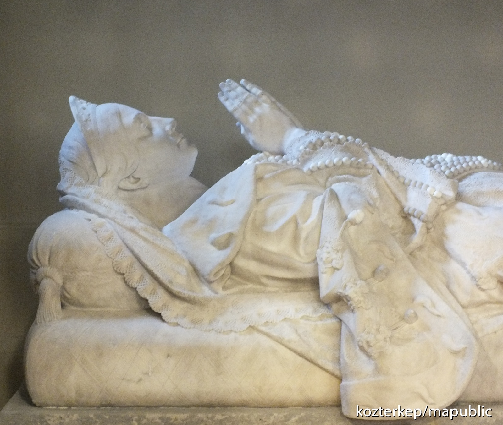 Zichy Manóné Charlotte Strachan síremléke – Köztérkép