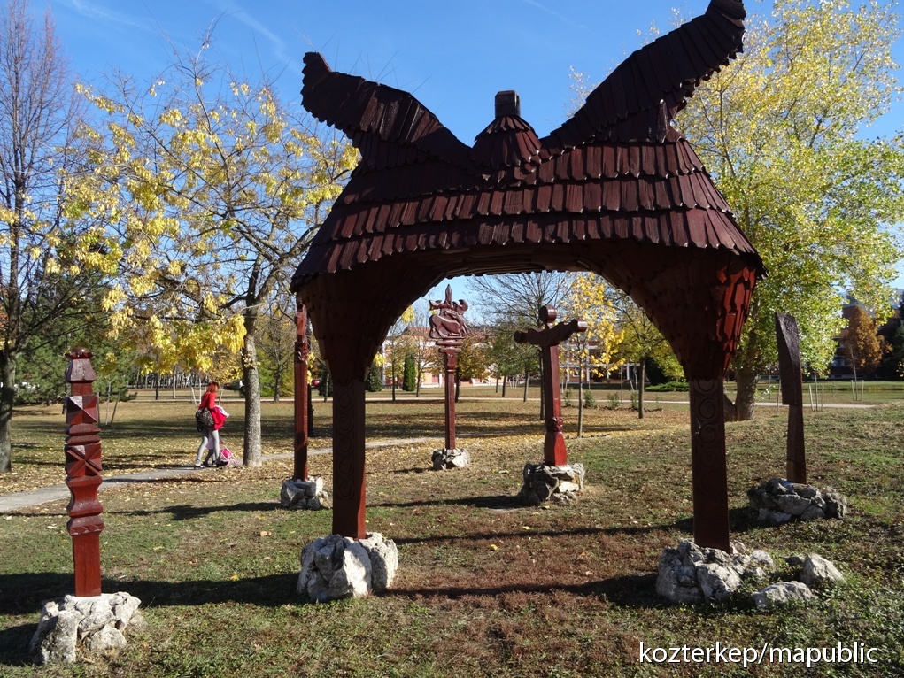 Hármas halom: Múlt – Köztérkép