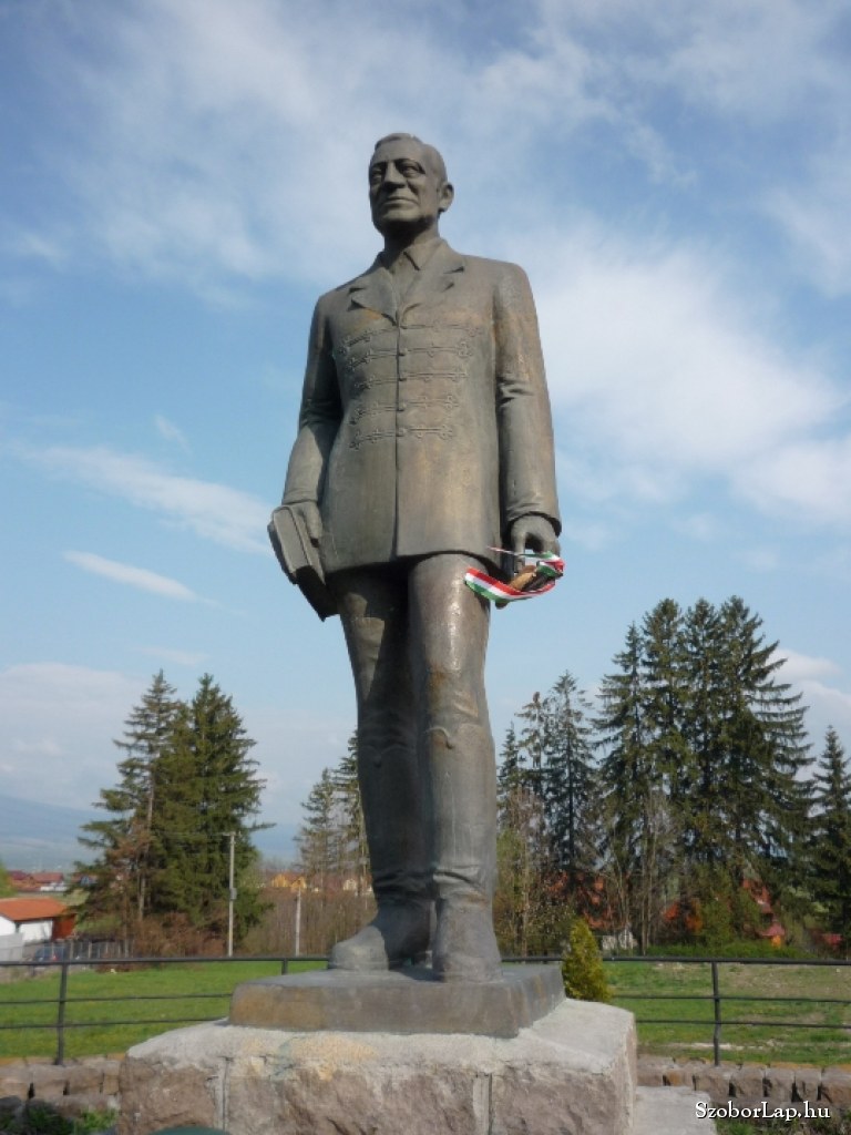 Domokos Pál Péter – Köztérkép