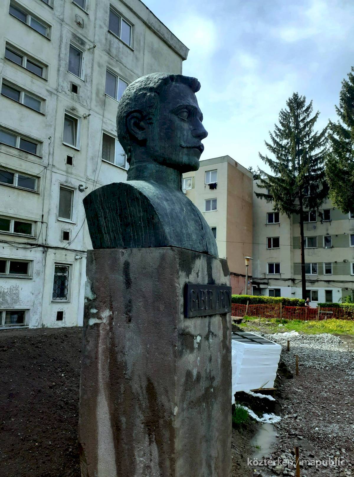 Gábor Áron – Köztérkép