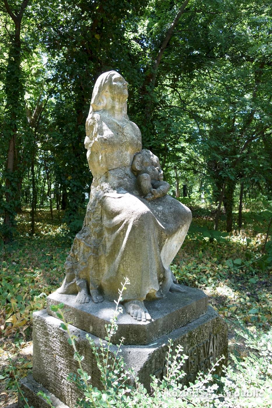 Tóth István síremléke – Köztérkép