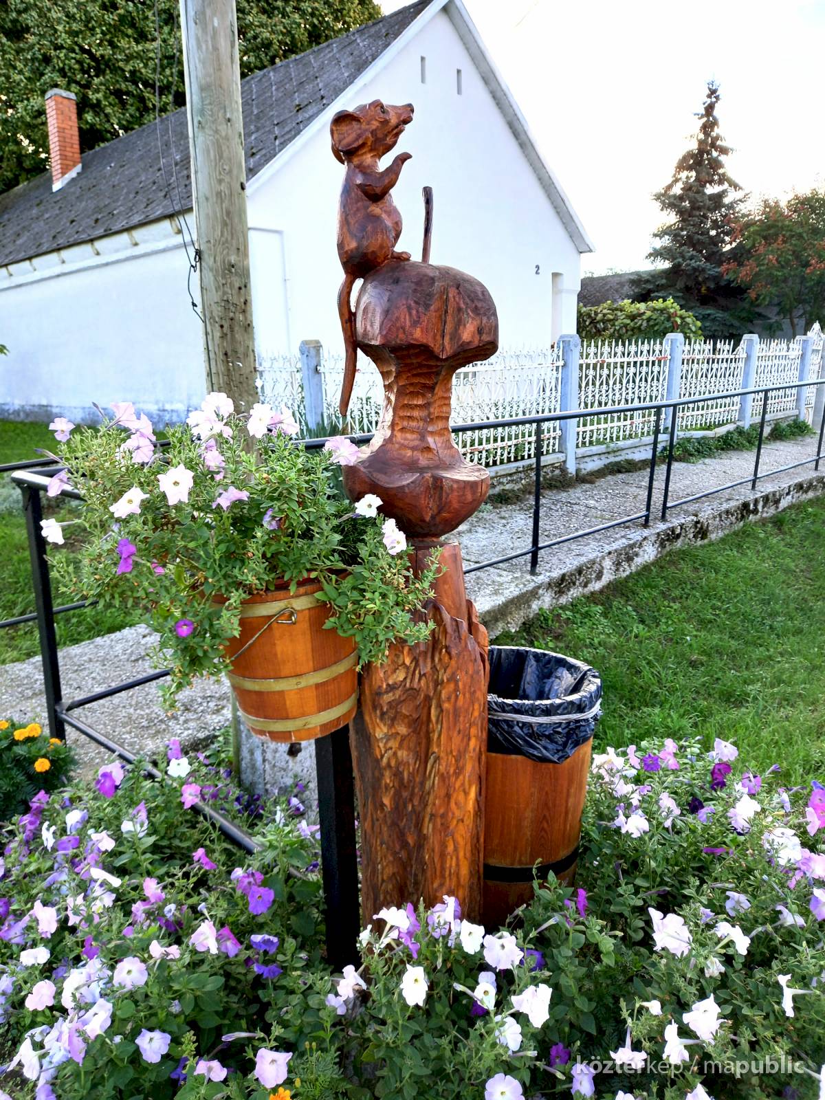 Egérke – Köztérkép