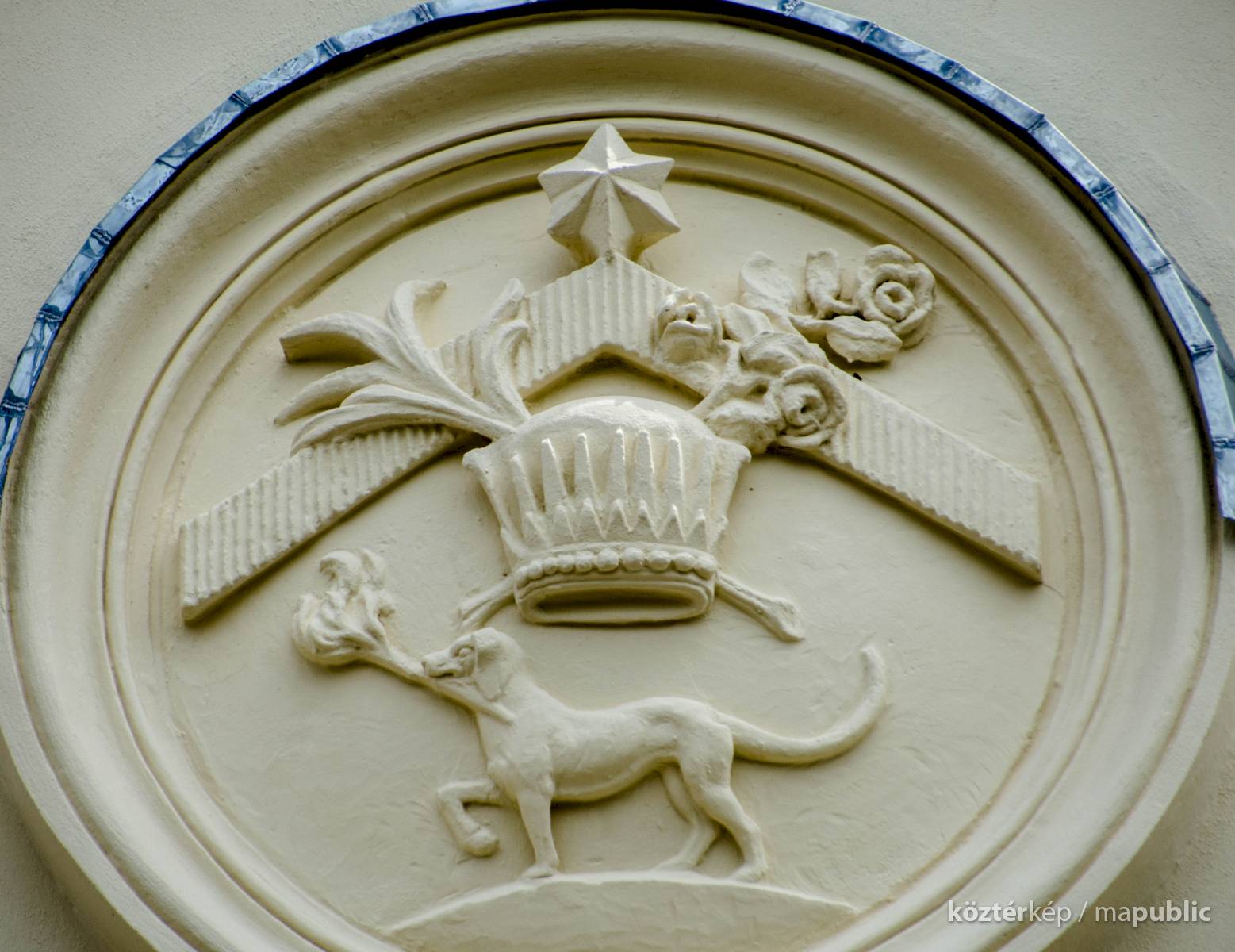 A domonkos rend kőszegi iskolájának címere – Köztérkép