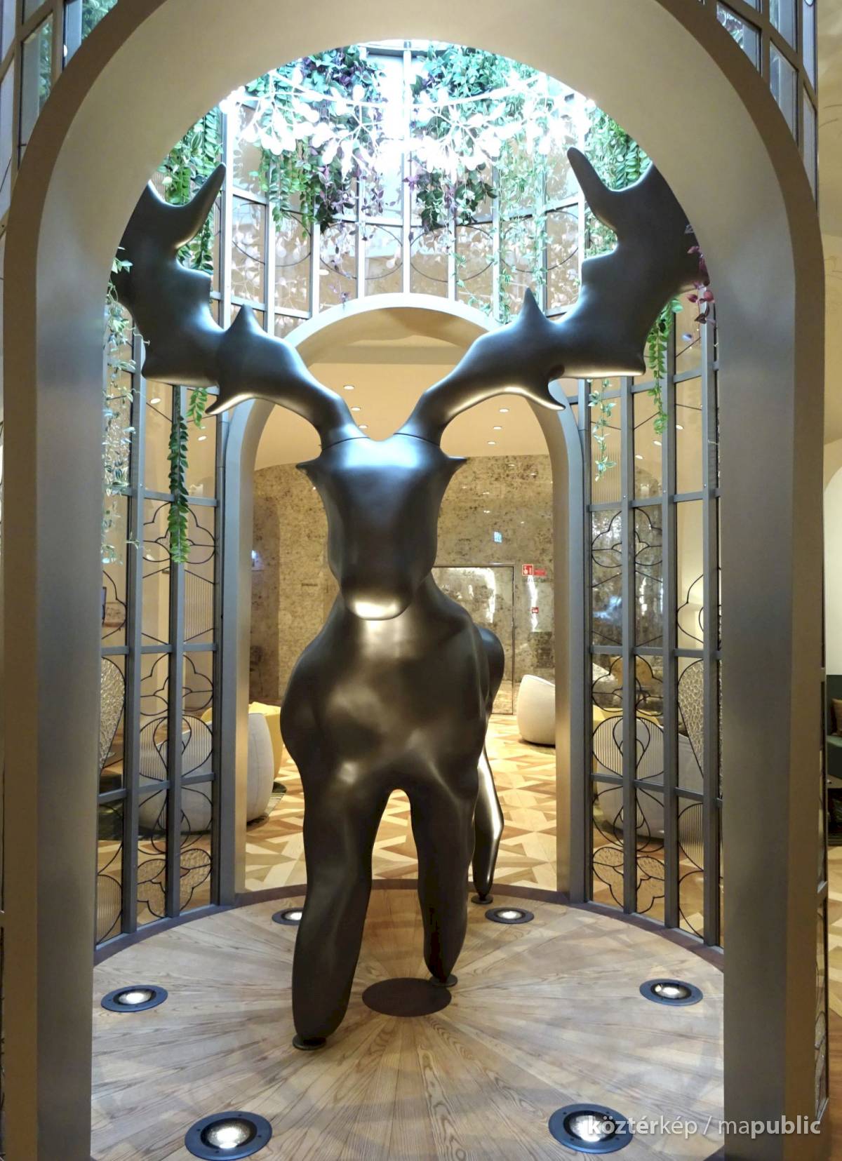 Aranyszarvas – Köztérkép