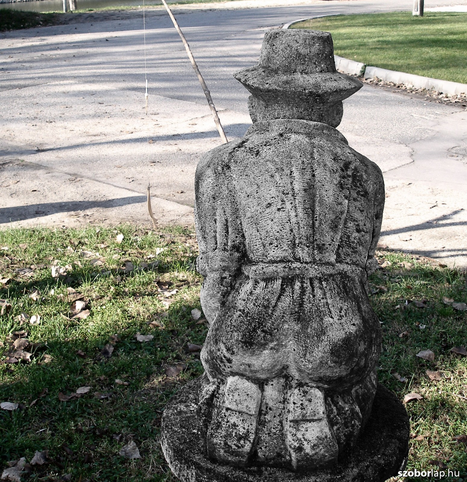 Pecáló inas – Köztérkép