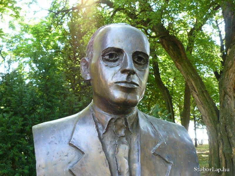 Bibó István szobra – Köztérkép